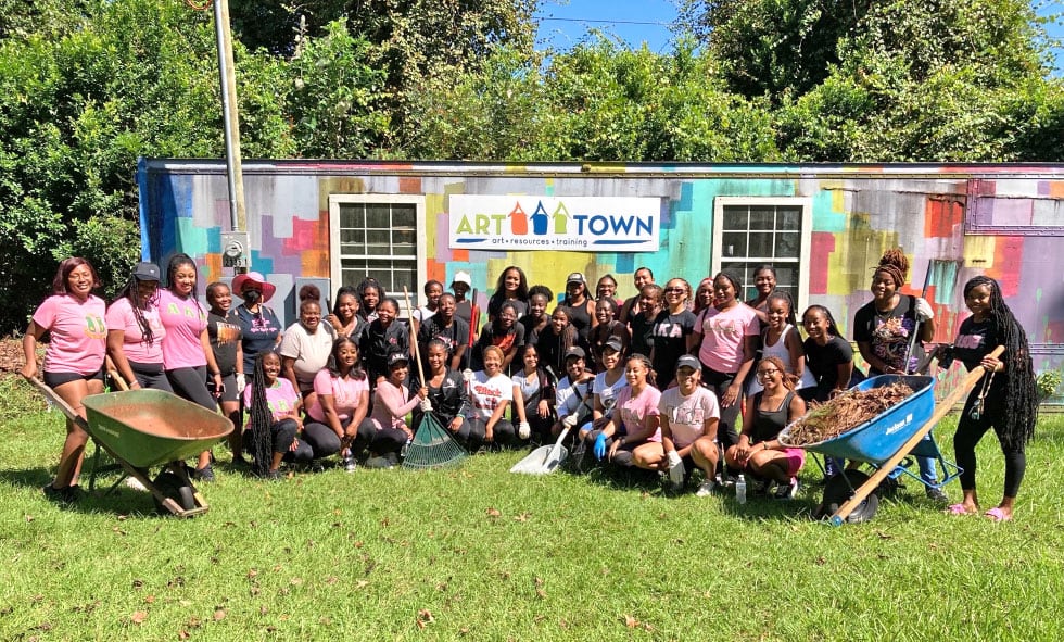 Members of Alpha Kappa Alpha Sorority Volunteer at ART Town | Boys Town ...